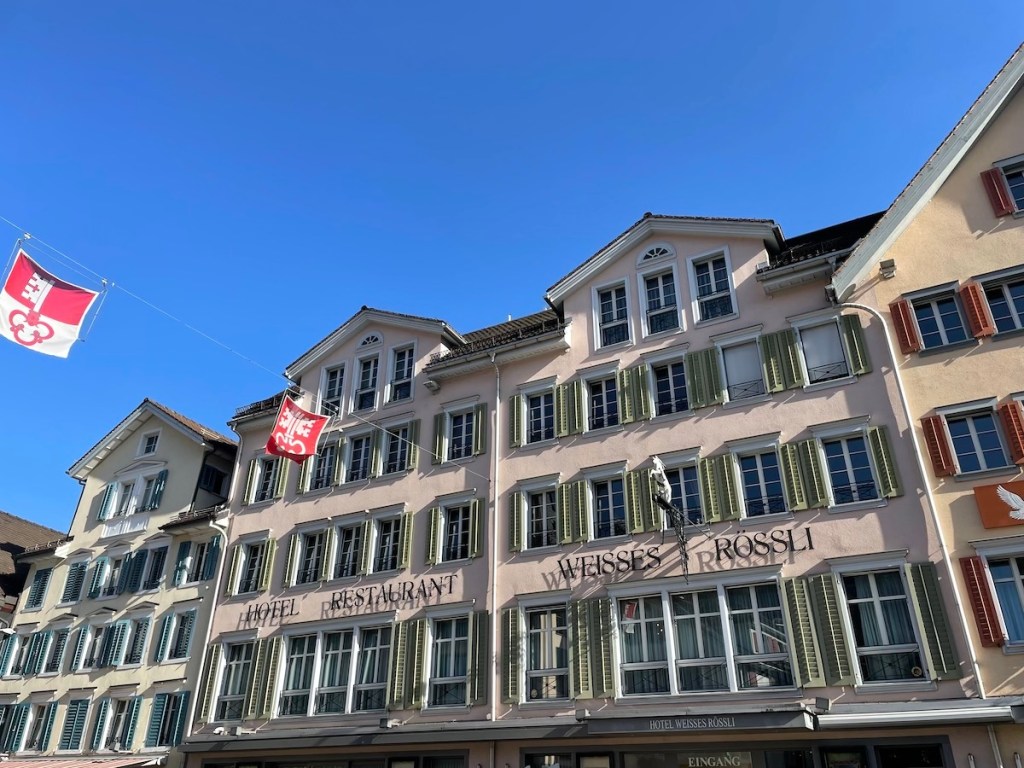 Herbstferien im Swiss Holiday Park: Familienabenteuer in den Alpen ...